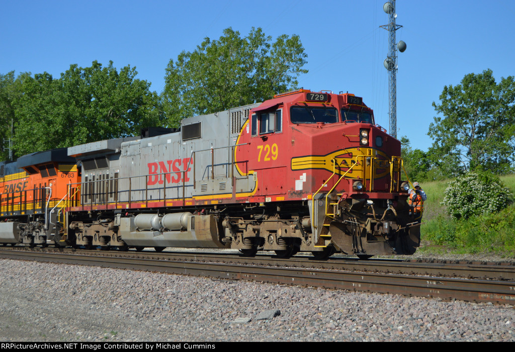 BNSF 729 Warbonnet